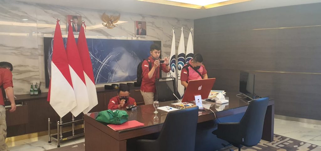 Tim Penyidik Geledah Rumah Dinas Menteri Komunikasi dan Informatika dan ...