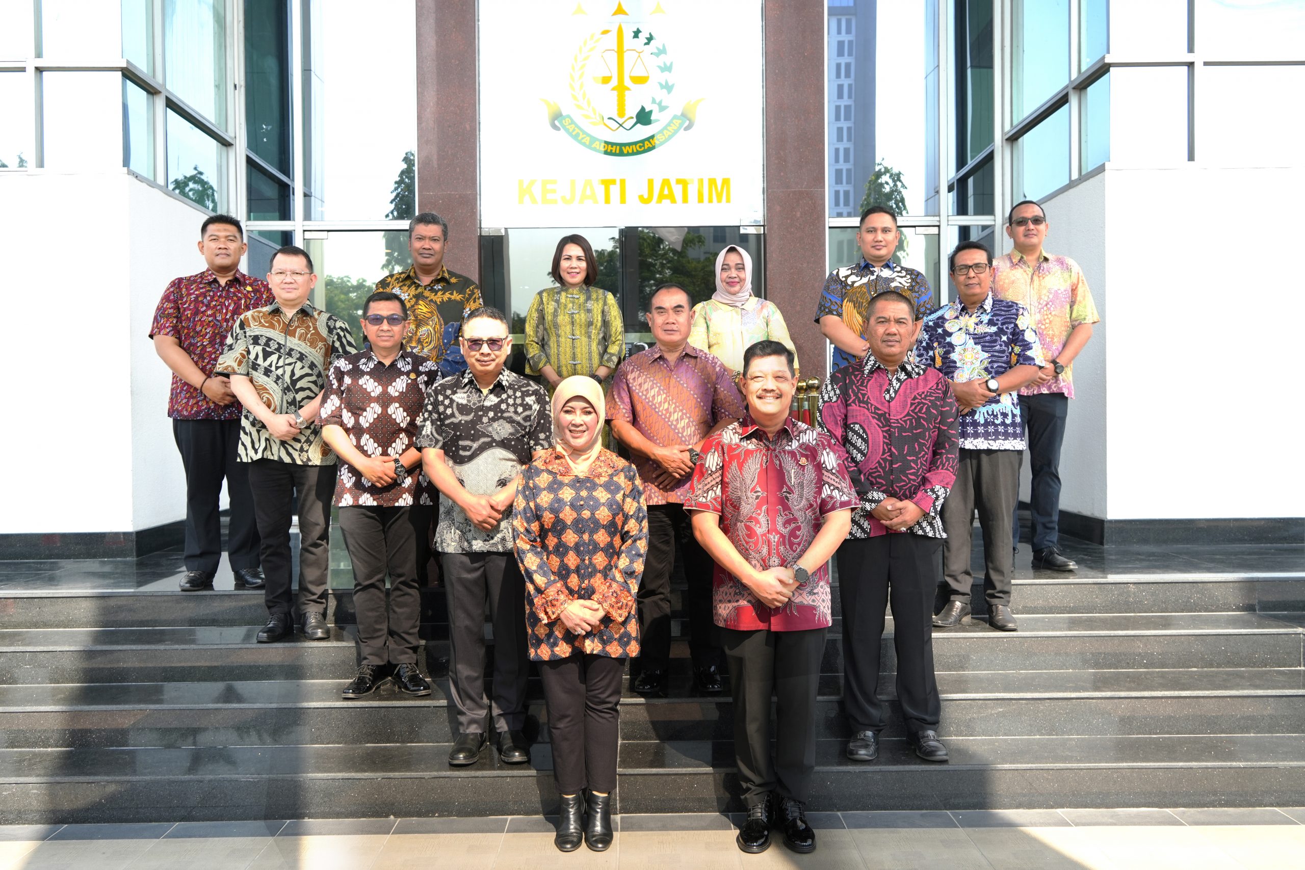 BATIK SALAH SATU WARISAN BUDAYA INDONESIA YANG DIAKUI OLEH UNESCO ...