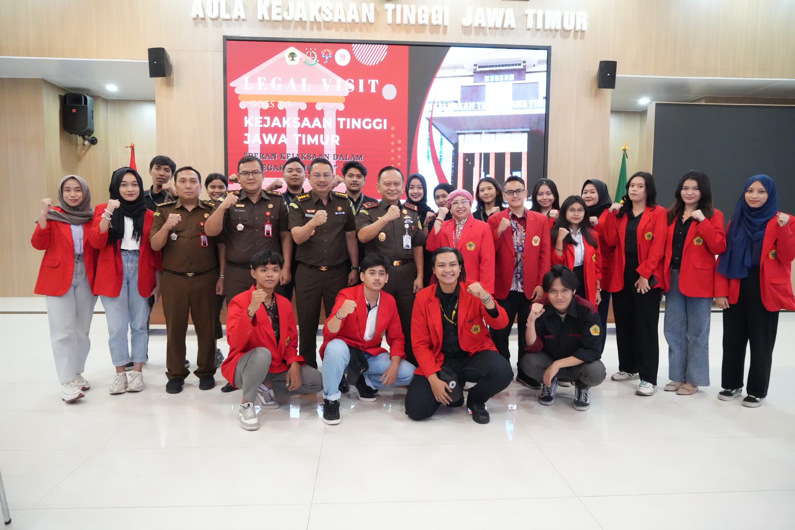 MAHASISWA UNTAG SURABAYA LEGAL VISIST GOES TO KEJATI JATIM - Kejaksaan ...